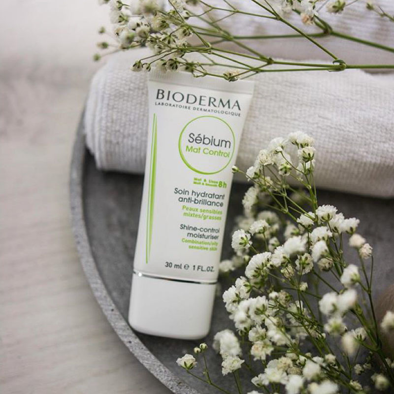 Bioderma vlažilna krema, ki krči pore Sebium Mat Control | Spletni ...